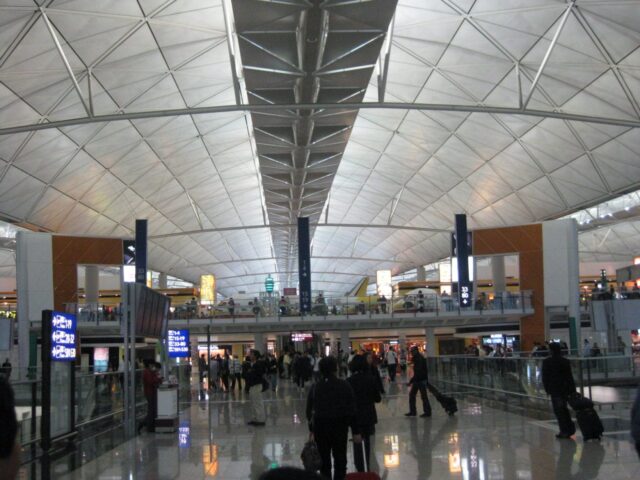 HKIA's Xmas Celebration: Enjoy Shopping Rewards!