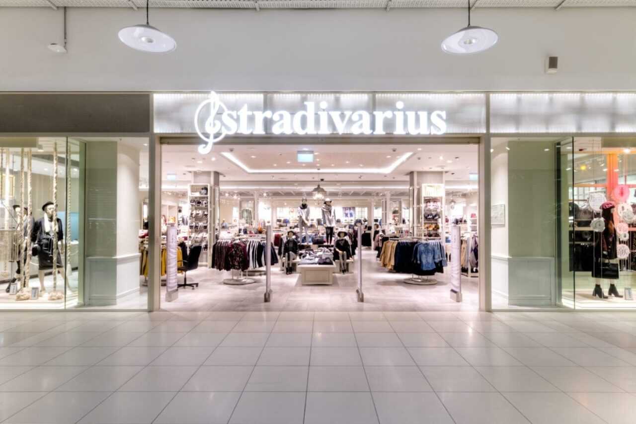Stradivarius mid-air pop-up a world-first | Retail News Asia