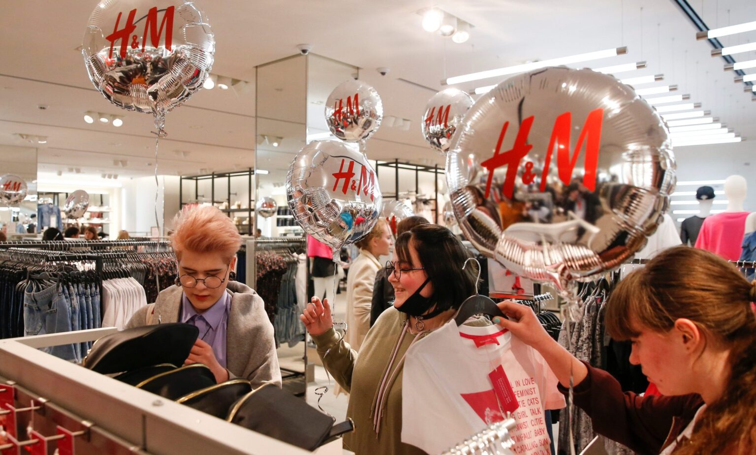 H&M Launches on Shopee in SG & MY | Shop Now!
